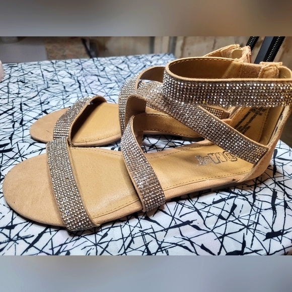 Brash | Shoes | Nwt Brash Womens Tan Rhinestone Gladiator Flat Sandals ...